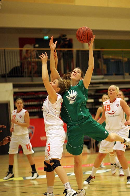 Njarðvíkingar með spennusigur að Hlíðarenda - Karfan