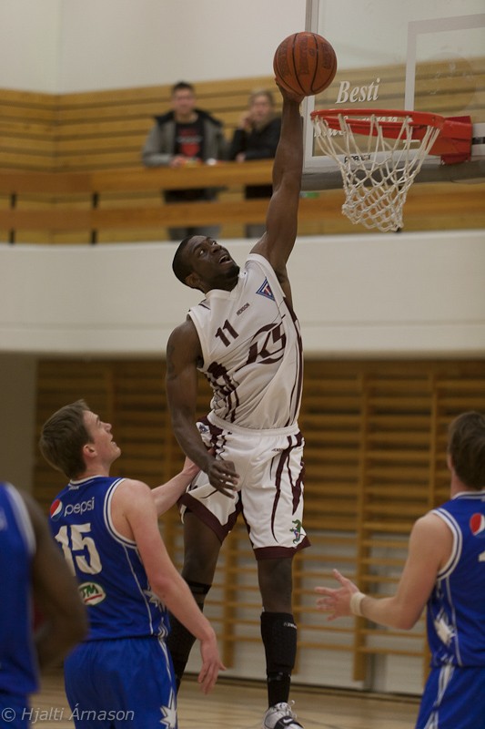 Myndasöfn úr öllum leikjum fyrstu umferðarinnar - Karfan